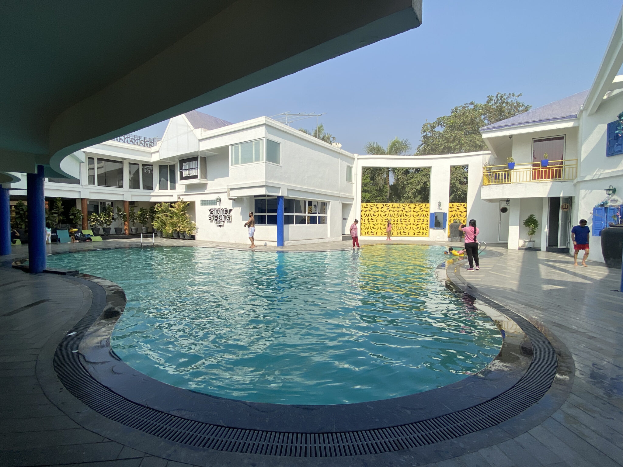 Roadies Rostel Resort Ahmedabad @1649 | Book Adventure Picnic