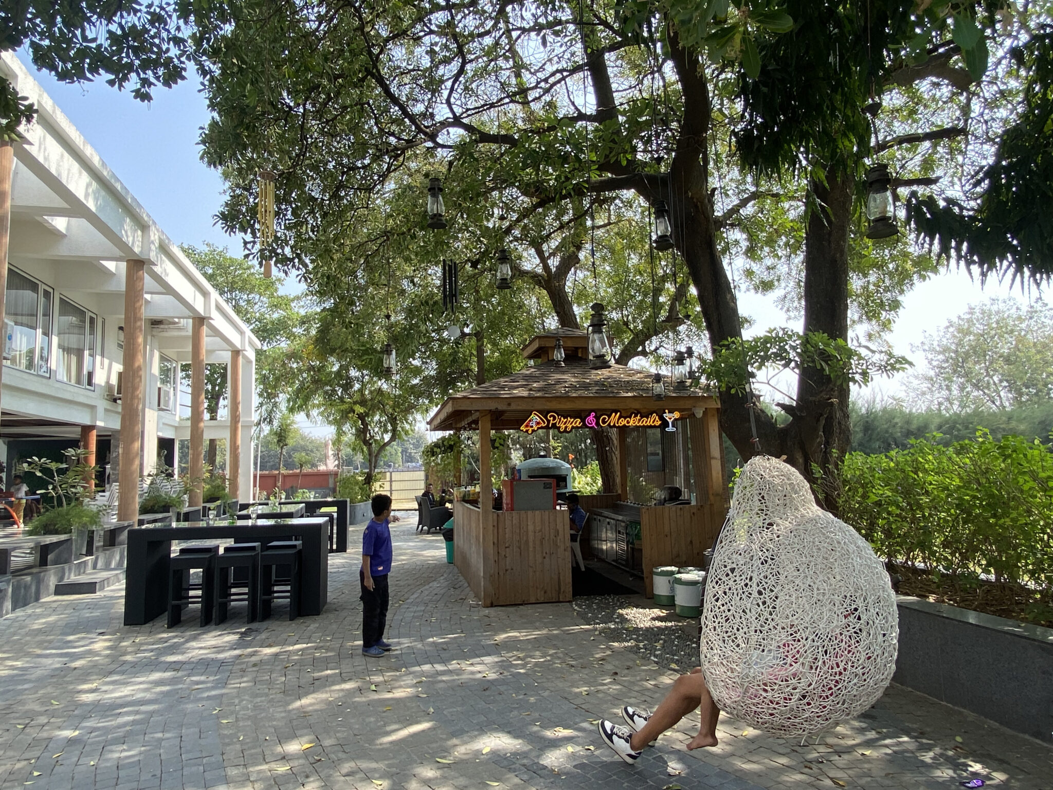 Roadies Rostel Resort Ahmedabad @1649 | Book Adventure Picnic